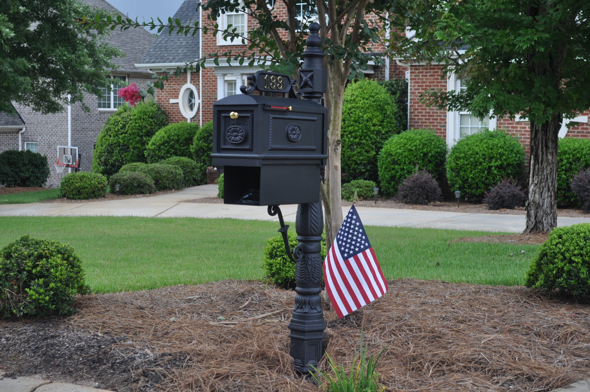Aluminum Mailbox with Paper Box, Post Mount Curbside Mailbox